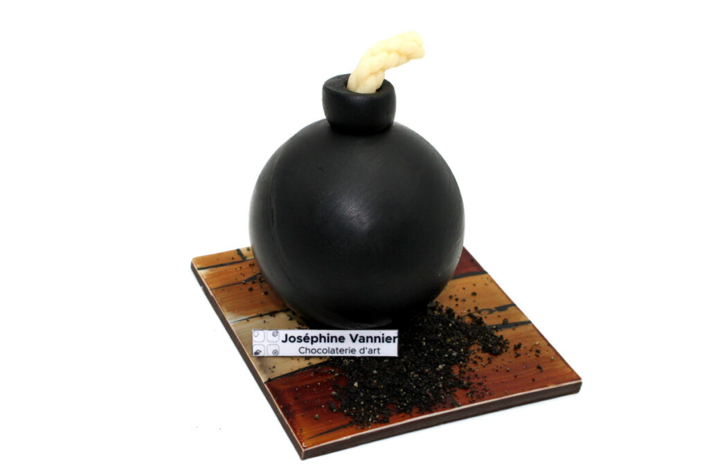 Boulet de canon garni en Chocolat – Joséphine Vannier – Chocolaterie d'art