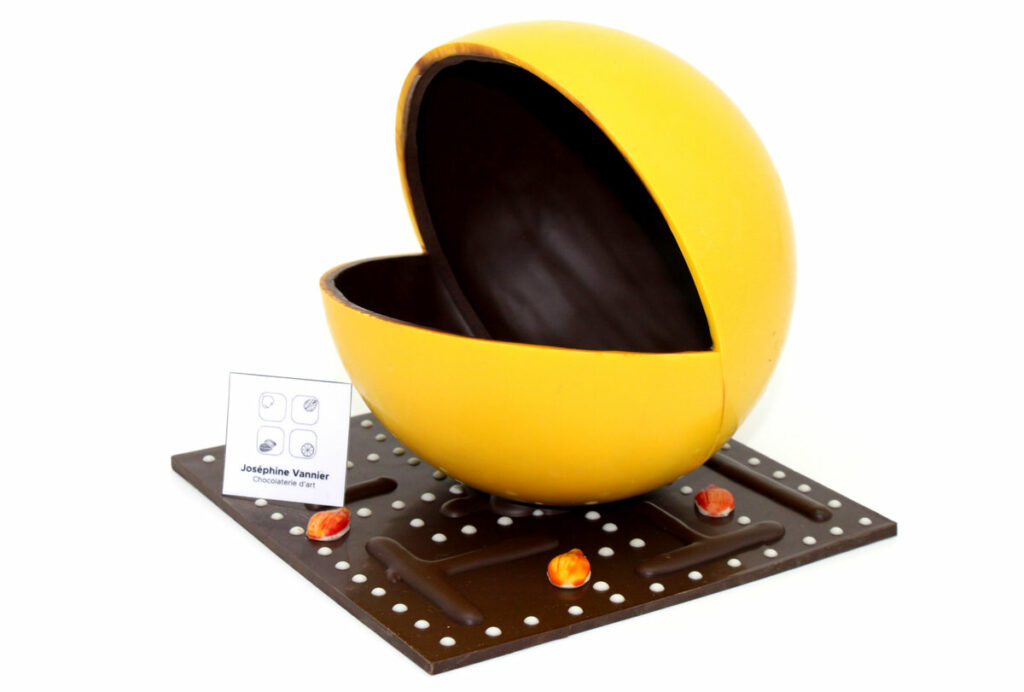 Pac-Man sur plaque T2 en Chocolat – Joséphine Vannier – Chocolaterie d'art